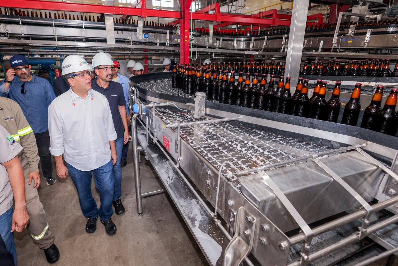 Rafael Fonteles visita fábrica da Ambev em Teresina que realiza ...